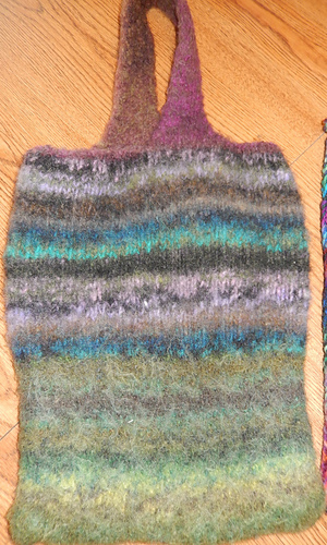 Terrie's Felted Knitting Bag | HoneyBee